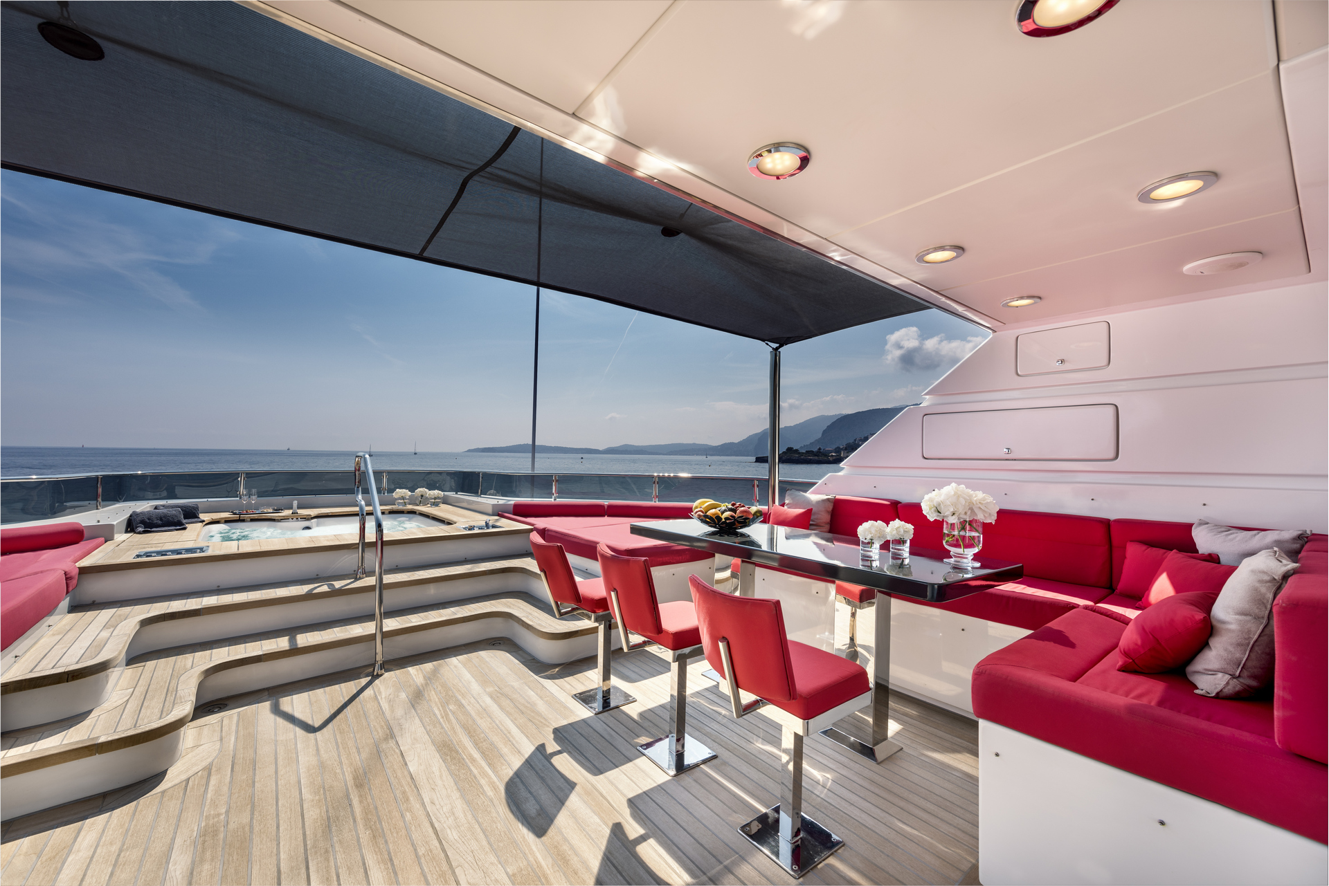 Yacht GRAYZONE, Concept Marine | CHARTERWORLD Luxury Superyacht Charters